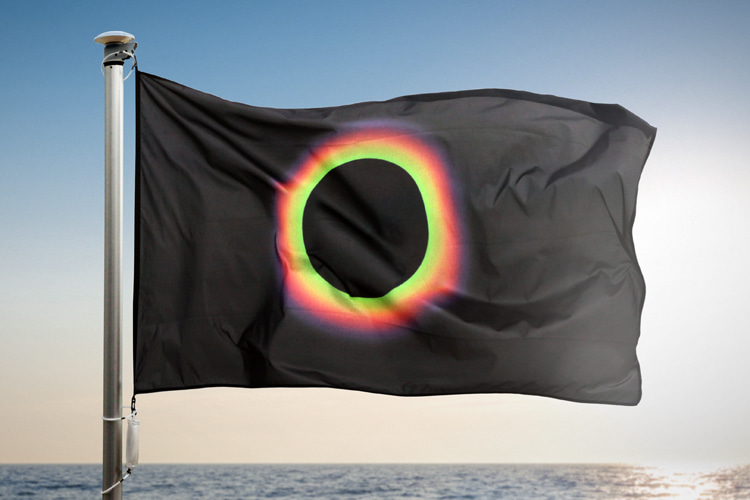 Первый в мире флаг, предупреждающий о критической опасности солнца ...